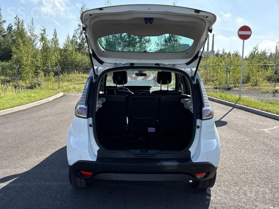 Balts Renault Scenic 2014 Liepāja, ar dzinēja tilpumu 1.50 L un nobraukumu 259 tūkst. km par 4900 €, foto 10 vietnē AUTOMOTO.COM.LV