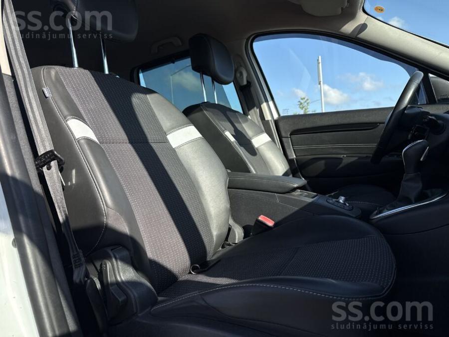 Balts Renault Scenic 2014 Liepāja, ar dzinēja tilpumu 1.50 L un nobraukumu 259 tūkst. km par 4900 €, foto 15 vietnē AUTOMOTO.COM.LV