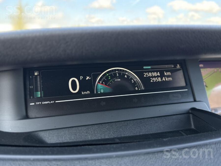 Balts Renault Scenic 2014 Liepāja, ar dzinēja tilpumu 1.50 L un nobraukumu 259 tūkst. km par 4900 €, foto 20 vietnē AUTOMOTO.COM.LV