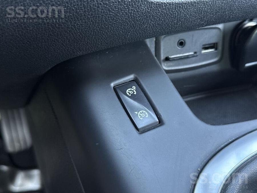 Balts Renault Scenic 2014 Liepāja, ar dzinēja tilpumu 1.50 L un nobraukumu 259 tūkst. km par 4900 €, foto 26 vietnē AUTOMOTO.COM.LV