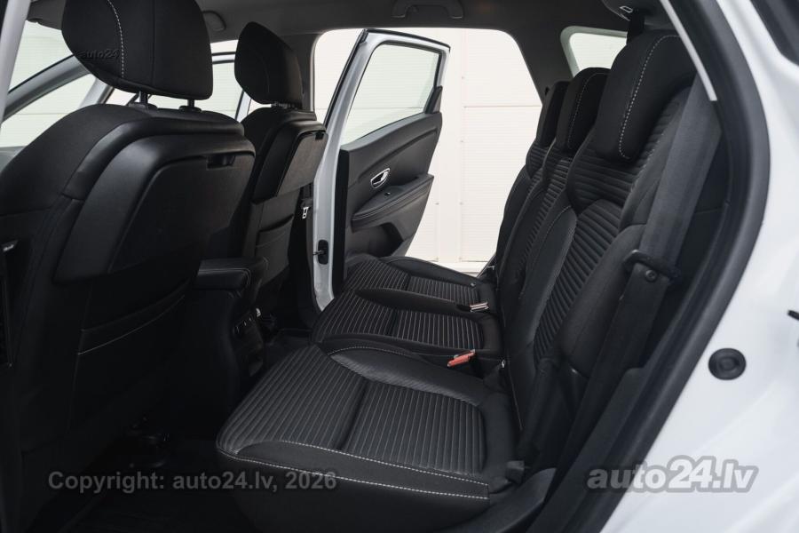 Balts Renault Scenic 2017 Tallina, ar dzinēja tilpumu 1.50 L un nobraukumu 171 tūkst. km par 10999 €, foto 15 vietnē AUTOMOTO.COM.LV