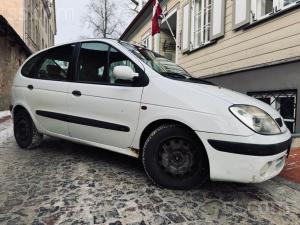 White Renault Scenic 2003 in Cesis, with an engine capacity of 1.90 L and mileage of 0 thousand km for 1150 €, photo 2 on AUTOMOTO.COM.LV