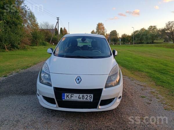 White Renault Scenic 2009 in Riga, with an engine capacity of 2.00 L and mileage of 325 thousand km for 1600 €, photo 2 on AUTOMOTO.COM.LV
