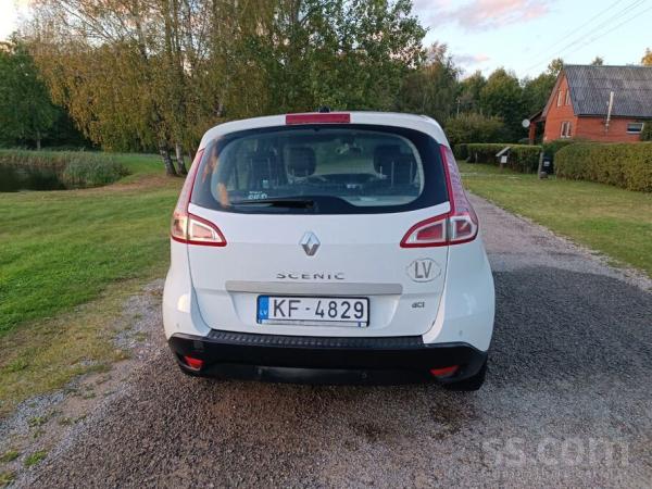 White Renault Scenic 2009 in Riga, with an engine capacity of 2.00 L and mileage of 325 thousand km for 1600 €, photo 6 on AUTOMOTO.COM.LV