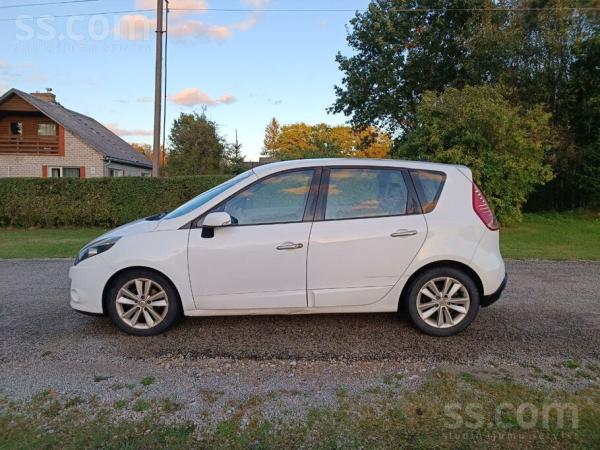 White Renault Scenic 2009 in Riga, with an engine capacity of 2.00 L and mileage of 325 thousand km for 1600 €, photo 8 on AUTOMOTO.COM.LV