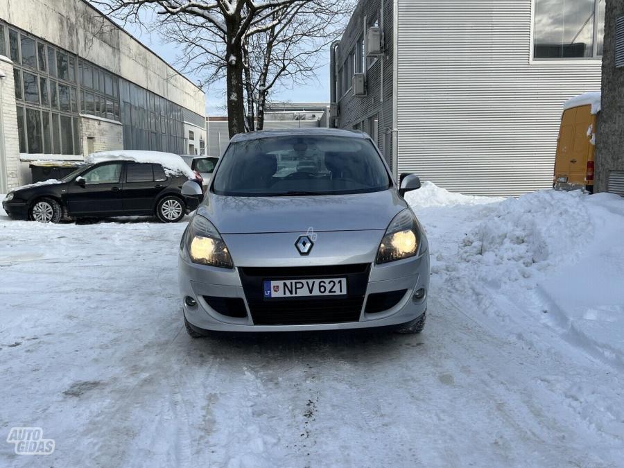 Balts Renault Scenic 2010 Klaipėda, ar dzinēja tilpumu 1.50 L un nobraukumu 227 tūkst. km par 2400 €, foto 1 vietnē AUTOMOTO.COM.LV