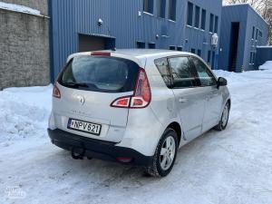 Balts Renault Scenic 2010 Klaipėda, ar dzinēja tilpumu 1.50 L un nobraukumu 227 tūkst. km par 2400 €, foto 4 vietnē AUTOMOTO.COM.LV