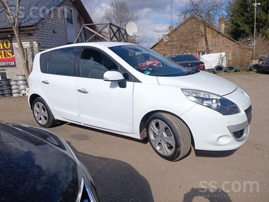 White Renault Scenic 2010 in Rezekne, with an engine capacity of 1.90 L and mileage of 266 thousand km for 3550 €, photo 5 on AUTOMOTO.COM.LV