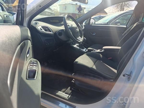 White Renault Scenic 2010 in Rezekne, with an engine capacity of 1.90 L and mileage of 266 thousand km for 3550 €, photo 8 on AUTOMOTO.COM.LV
