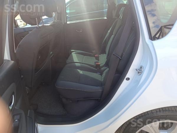 White Renault Scenic 2010 in Rezekne, with an engine capacity of 1.90 L and mileage of 266 thousand km for 3550 €, photo 9 on AUTOMOTO.COM.LV