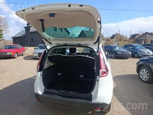 White Renault Scenic 2010 in Rezekne, with an engine capacity of 1.90 L and mileage of 266 thousand km for 3550 €, photo 14 on AUTOMOTO.COM.LV