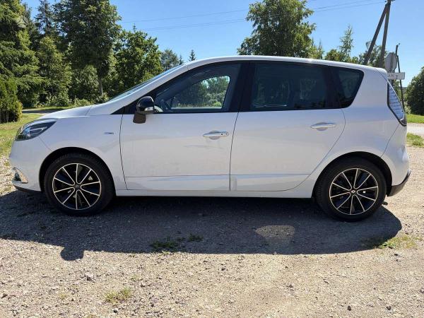 White Renault Scenic 2012 in Jurbarkas, with an engine capacity of 2.00 L and mileage of 144 thousand km for 4500 €, photo 1 on AUTOMOTO.COM.LV