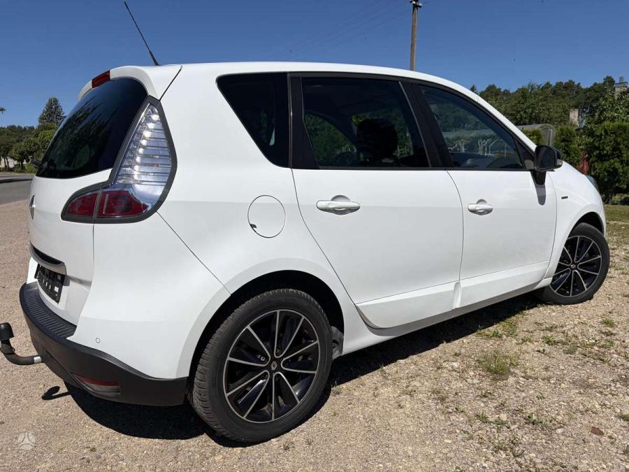 Balts Renault Scenic 2012 Jurbarkas, ar dzinēja tilpumu 2.00 L un nobraukumu 144 tūkst. km par 4500 €, foto 11 vietnē AUTOMOTO.COM.LV