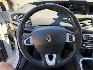 Balts Renault Scenic 2012 Jurbarkas, ar dzinēja tilpumu 2.00 L un nobraukumu 144 tūkst. km par 4500 €, foto 24 vietnē AUTOMOTO.COM.LV