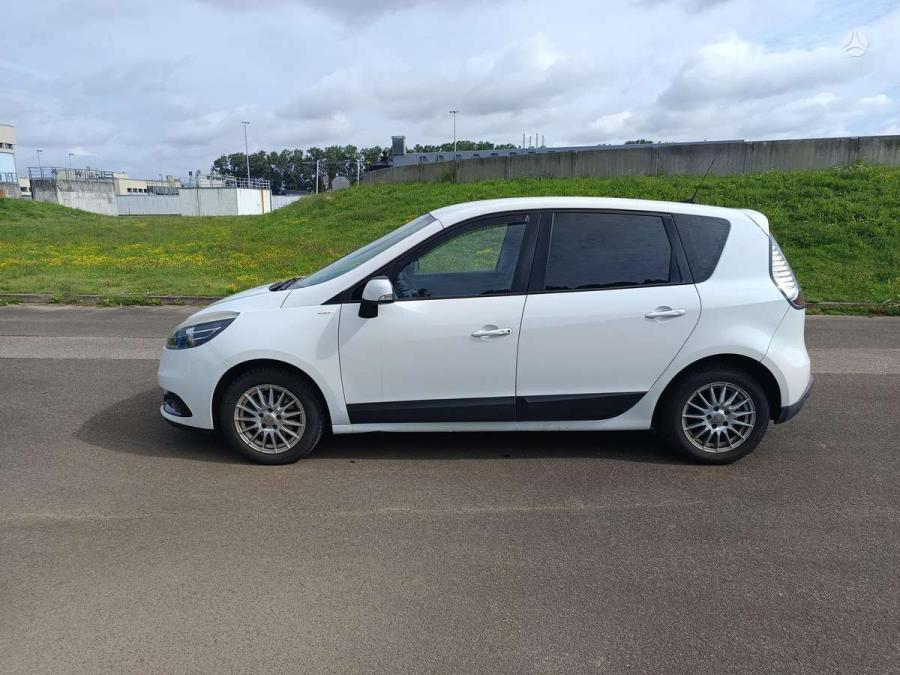 White Renault Scenic 2012 in Kaunas, with an engine capacity of 1.60 L and mileage of 225 thousand km for 4000 €, photo 4 on AUTOMOTO.COM.LV