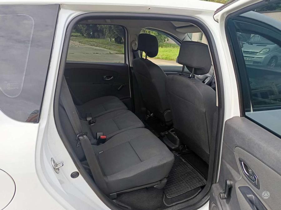 White Renault Scenic 2012 in Kaunas, with an engine capacity of 1.60 L and mileage of 225 thousand km for 4000 €, photo 7 on AUTOMOTO.COM.LV