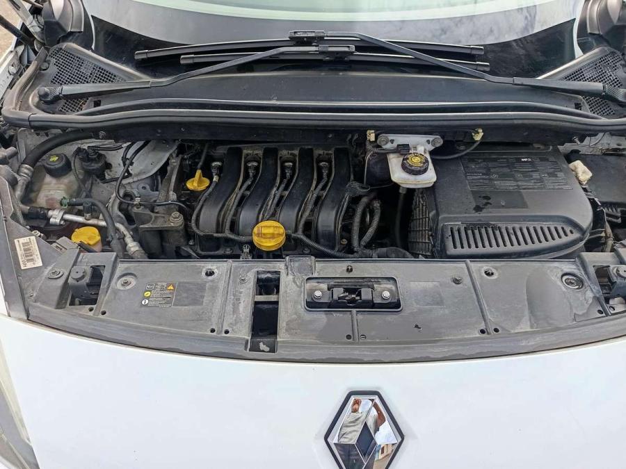 White Renault Scenic 2012 in Kaunas, with an engine capacity of 1.60 L and mileage of 225 thousand km for 4000 €, photo 9 on AUTOMOTO.COM.LV