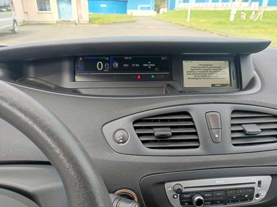 White Renault Scenic 2012 in Kaunas, with an engine capacity of 1.60 L and mileage of 225 thousand km for 4000 €, photo 10 on AUTOMOTO.COM.LV