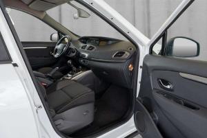 White Renault Scenic 2013 in Marijampole, with an engine capacity of 1.20 L and mileage of 178 thousand km for 4950 €, photo 31 on AUTOMOTO.COM.LV