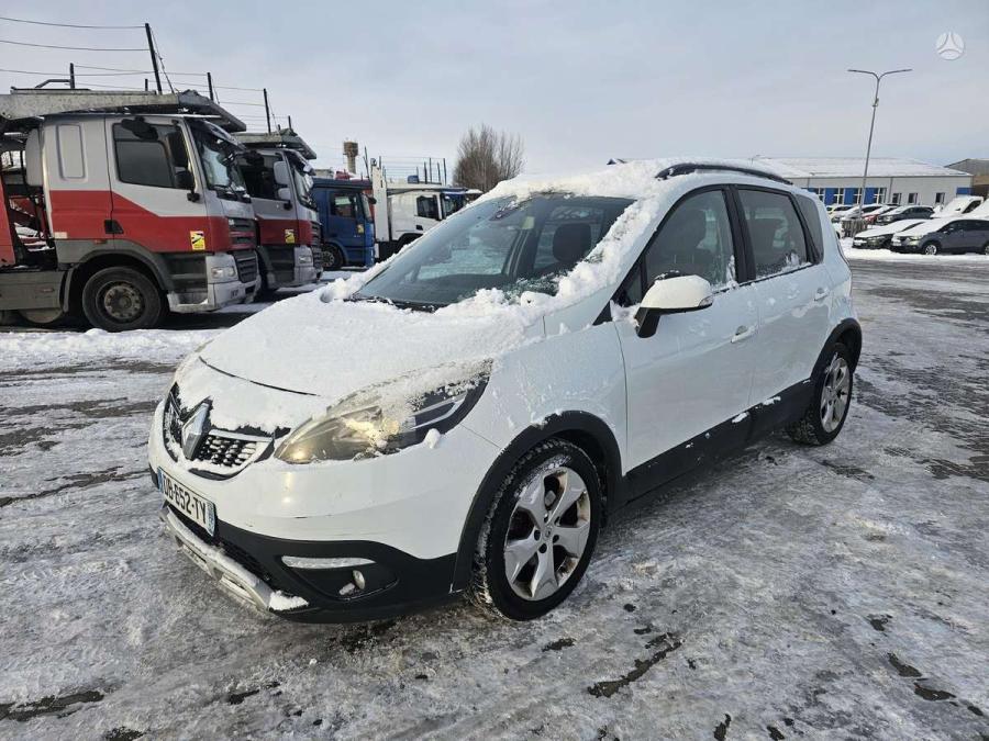 White Renault Scenic 2013 in Taurage, with an engine capacity of 1.50 L and mileage of 288 thousand km for 4250 €, photo 4 on AUTOMOTO.COM.LV