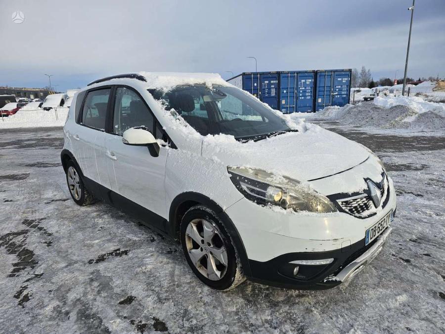 White Renault Scenic 2013 in Taurage, with an engine capacity of 1.50 L and mileage of 288 thousand km for 4250 €, photo 6 on AUTOMOTO.COM.LV