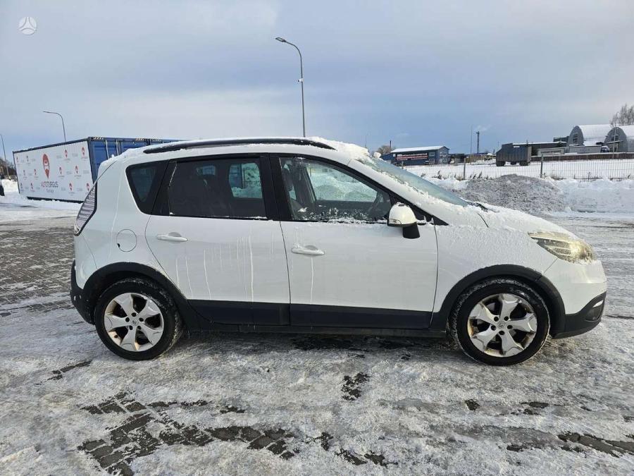White Renault Scenic 2013 in Taurage, with an engine capacity of 1.50 L and mileage of 288 thousand km for 4250 €, photo 7 on AUTOMOTO.COM.LV
