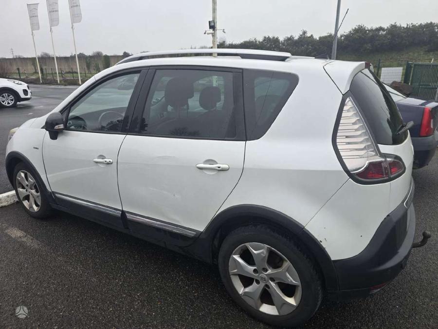 White Renault Scenic 2013 in Taurage, with an engine capacity of 1.50 L and mileage of 210 thousand km for 3500 €, photo 4 on AUTOMOTO.COM.LV