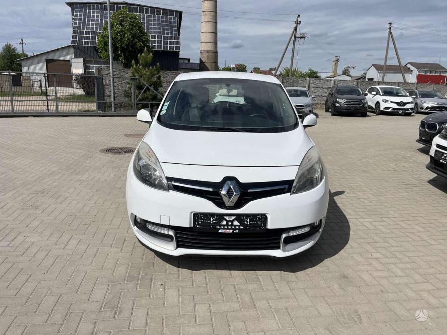 White Renault Scenic 2013 in Taurage, with an engine capacity of 1.50 L and mileage of 230 thousand km for 3200 €, photo 3 on AUTOMOTO.COM.LV