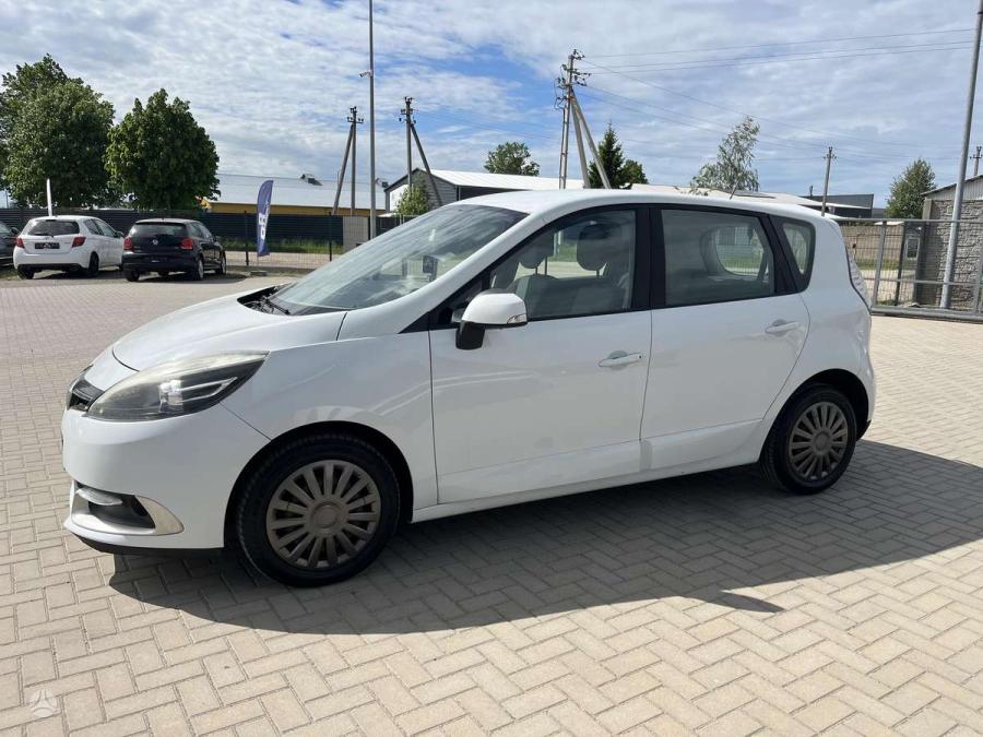 White Renault Scenic 2013 in Taurage, with an engine capacity of 1.50 L and mileage of 230 thousand km for 3200 €, photo 4 on AUTOMOTO.COM.LV