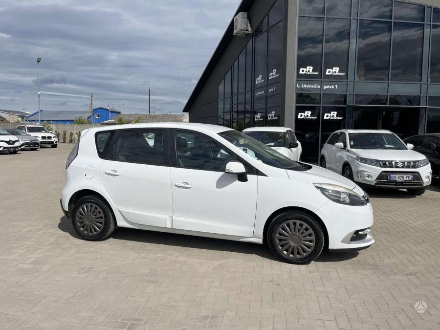 White Renault Scenic 2013 in Taurage, with an engine capacity of 1.50 L and mileage of 230 thousand km for 3200 €, photo 6 on AUTOMOTO.COM.LV