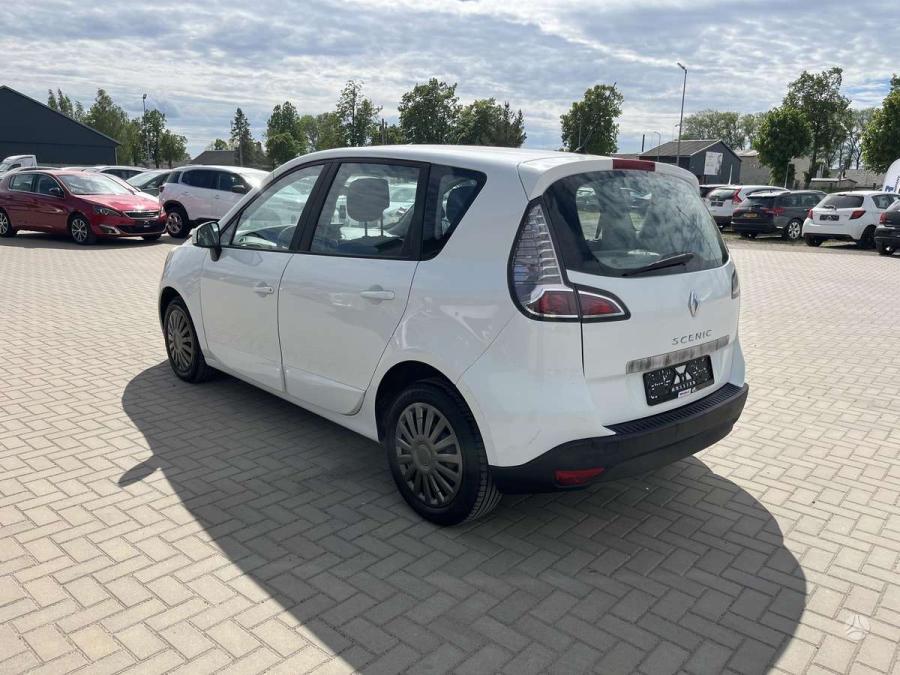 White Renault Scenic 2013 in Taurage, with an engine capacity of 1.50 L and mileage of 230 thousand km for 3200 €, photo 11 on AUTOMOTO.COM.LV