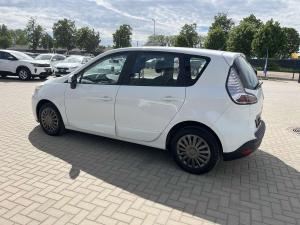 White Renault Scenic 2013 in Taurage, with an engine capacity of 1.50 L and mileage of 230 thousand km for 3200 €, photo 12 on AUTOMOTO.COM.LV