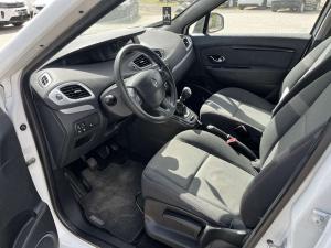 White Renault Scenic 2013 in Taurage, with an engine capacity of 1.50 L and mileage of 230 thousand km for 3200 €, photo 13 on AUTOMOTO.COM.LV