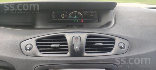 Balts Renault Scenic 2013 Rīga, ar dzinēja tilpumu 1.50 L un nobraukumu 0 tūkst. km par 2500 €, foto 10 vietnē AUTOMOTO.COM.LV