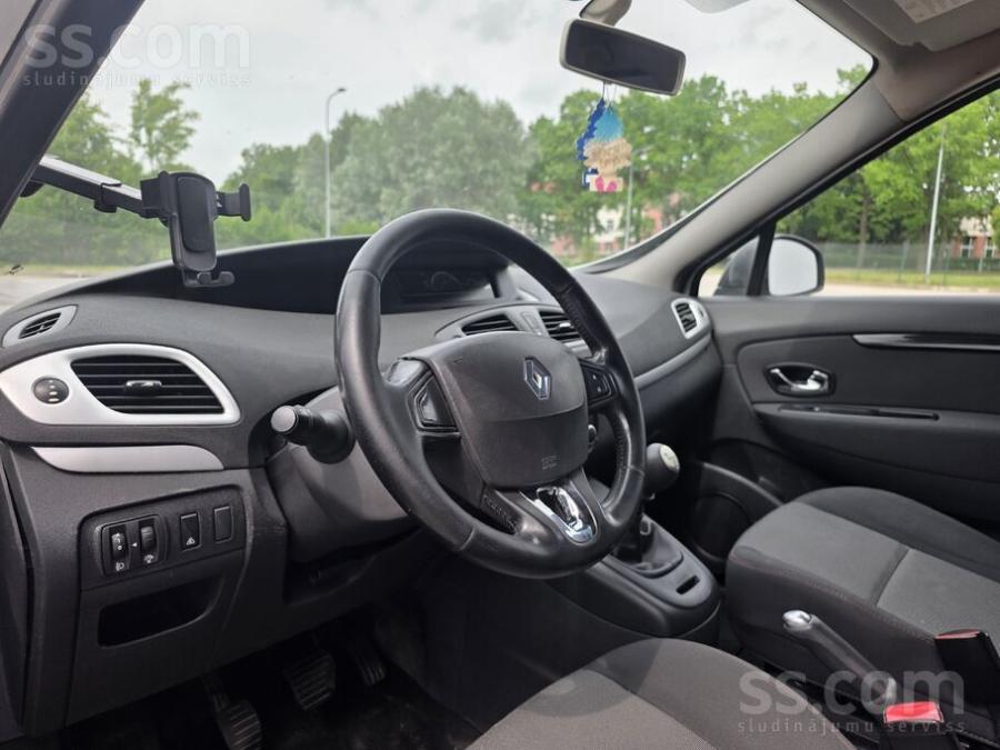 Balts Renault Scenic 2014 Jelgava, ar dzinēja tilpumu 1.50 L un nobraukumu 501 tūkst. km par 500 €, foto 11 vietnē AUTOMOTO.COM.LV