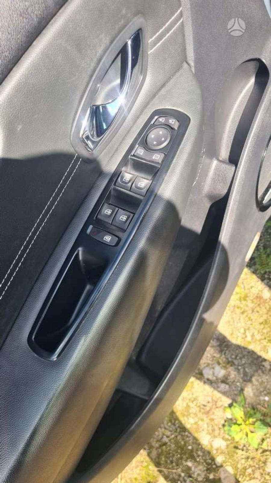 Balts Renault Scenic 2014 Šauļi, ar dzinēja tilpumu 1.60 L un nobraukumu 308 tūkst. km par 3950 €, foto 25 vietnē AUTOMOTO.COM.LV
