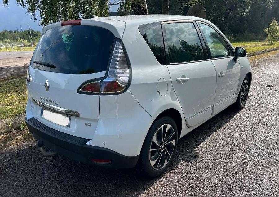 Balts Renault Scenic 2014 Tauragė, ar dzinēja tilpumu 1.46 L un nobraukumu 245 tūkst. km par 3700 €, foto 3 vietnē AUTOMOTO.COM.LV