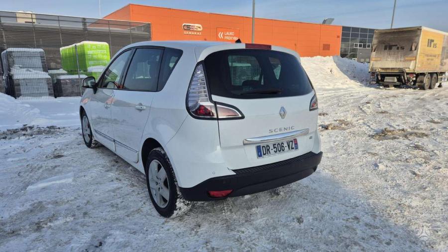 White Renault Scenic 2015 in Taurage, with an engine capacity of 1.46 L and mileage of 230 thousand km for 4200 €, photo 8 on AUTOMOTO.COM.LV