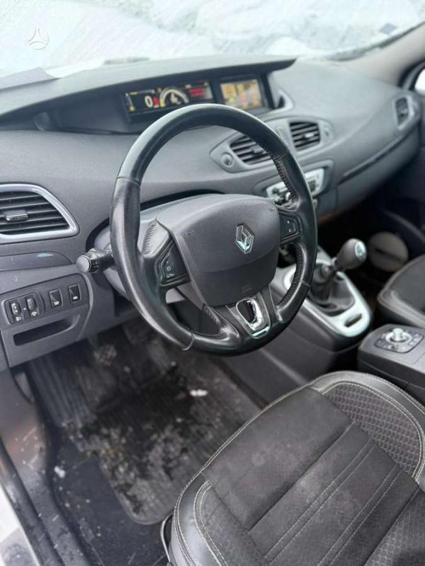 Balts Renault Scenic 2015 Tauragė, ar dzinēja tilpumu 1.46 L un nobraukumu 229 tūkst. km par 3300 €, foto 7 vietnē AUTOMOTO.COM.LV