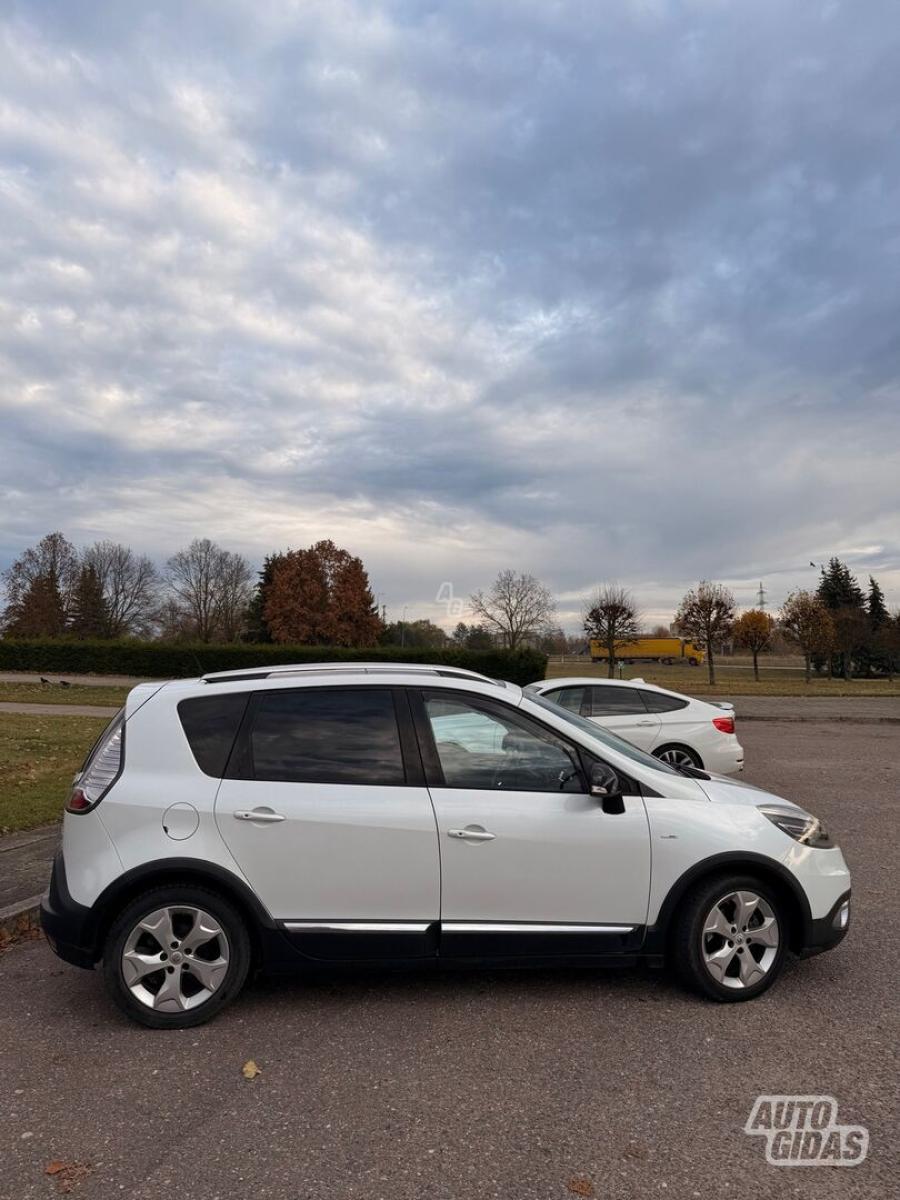 White Renault Scenic 2015 in Kaunas, with an engine capacity of 1.50 L and mileage of 250 thousand km for 5500 €, photo 8 on AUTOMOTO.COM.LV