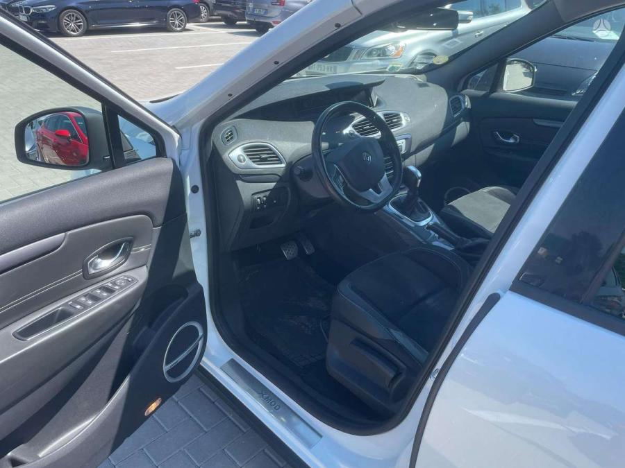 Balts Renault Scenic 2015 Tauragė, ar dzinēja tilpumu 1.46 L un nobraukumu 247 tūkst. km par 4500 €, foto 6 vietnē AUTOMOTO.COM.LV