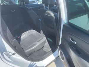 Balts Renault Scenic 2015 Tauragė, ar dzinēja tilpumu 1.46 L un nobraukumu 247 tūkst. km par 4500 €, foto 13 vietnē AUTOMOTO.COM.LV