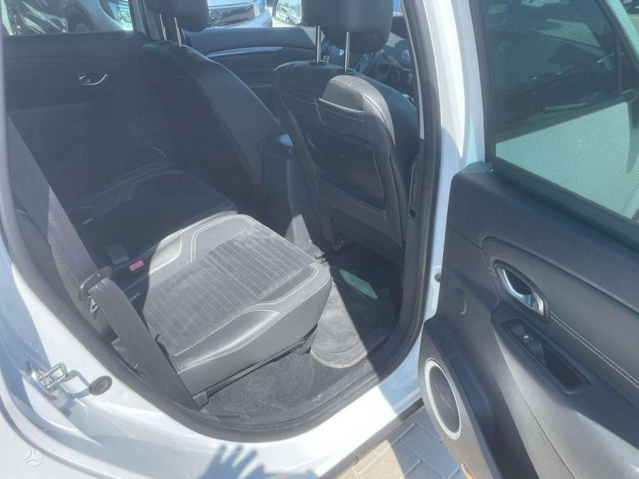 Balts Renault Scenic 2015 Tauragė, ar dzinēja tilpumu 1.46 L un nobraukumu 247 tūkst. km par 4500 €, foto 13 vietnē AUTOMOTO.COM.LV