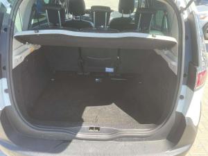 Balts Renault Scenic 2015 Tauragė, ar dzinēja tilpumu 1.46 L un nobraukumu 247 tūkst. km par 4500 €, foto 14 vietnē AUTOMOTO.COM.LV
