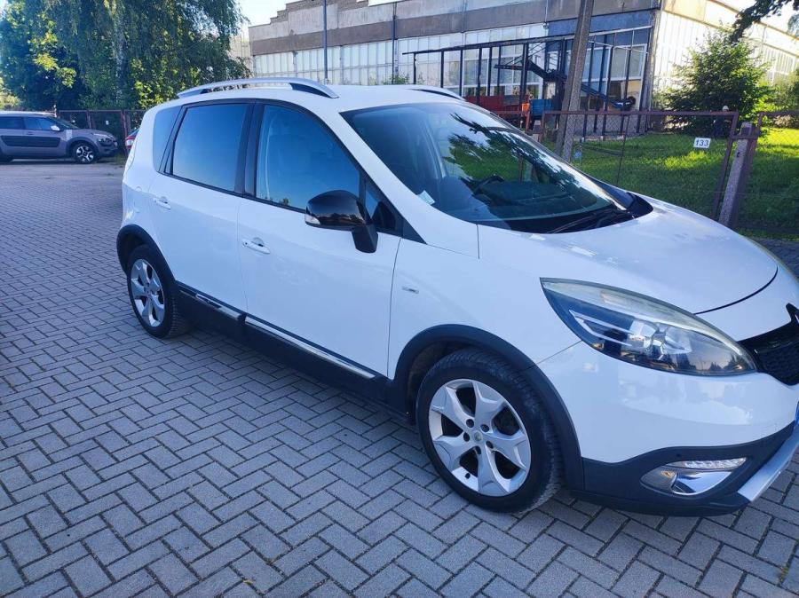White Renault Scenic 2015 in Taurage, with an engine capacity of 1.46 L and mileage of 250 thousand km for 4600 €, photo 7 on AUTOMOTO.COM.LV
