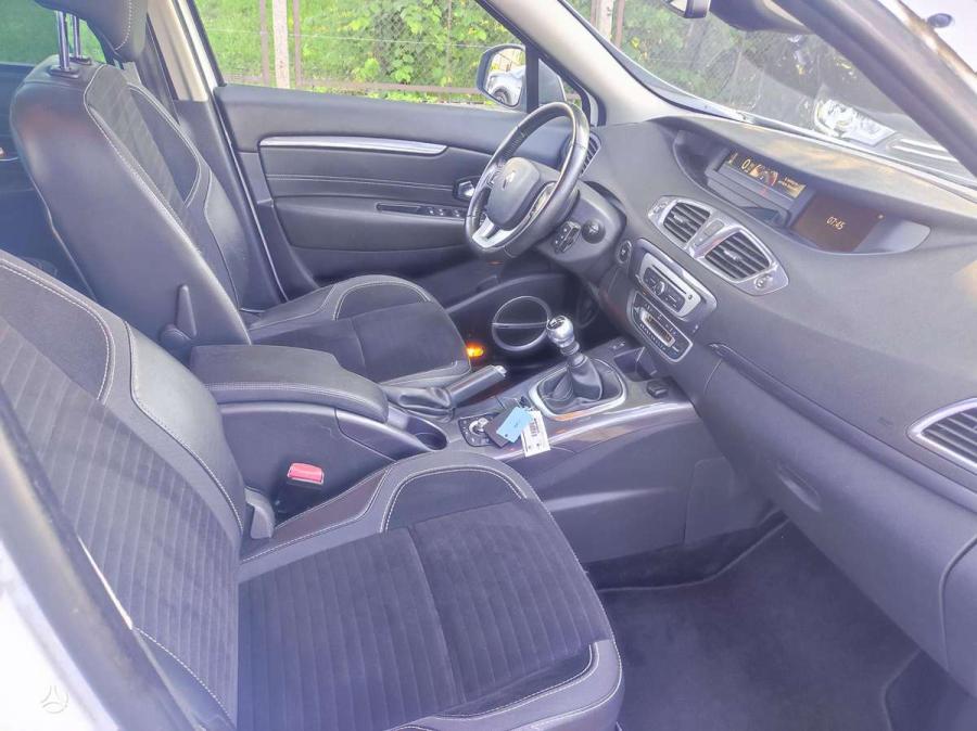 White Renault Scenic 2015 in Taurage, with an engine capacity of 1.46 L and mileage of 250 thousand km for 4600 €, photo 8 on AUTOMOTO.COM.LV