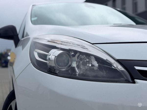 Balts Renault Scenic 2016 Tauragė, ar dzinēja tilpumu 1.60 L un nobraukumu 187 tūkst. km par 4499 €, foto 4 vietnē AUTOMOTO.COM.LV