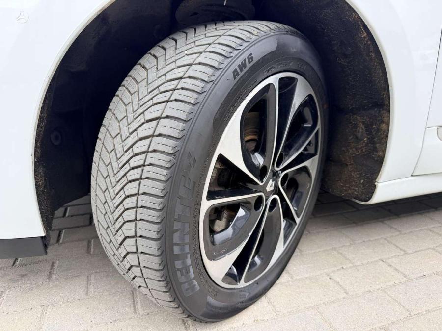 Balts Renault Scenic 2016 Tauragė, ar dzinēja tilpumu 1.60 L un nobraukumu 187 tūkst. km par 4499 €, foto 8 vietnē AUTOMOTO.COM.LV