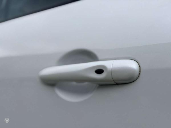 Balts Renault Scenic 2016 Tauragė, ar dzinēja tilpumu 1.60 L un nobraukumu 187 tūkst. km par 4499 €, foto 9 vietnē AUTOMOTO.COM.LV