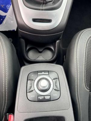Balts Renault Scenic 2016 Tauragė, ar dzinēja tilpumu 1.60 L un nobraukumu 187 tūkst. km par 4499 €, foto 31 vietnē AUTOMOTO.COM.LV